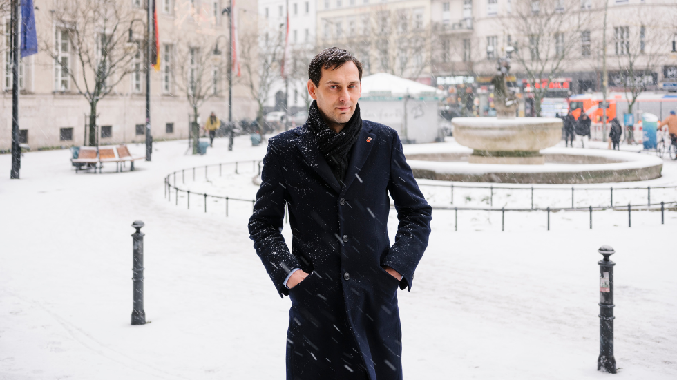 Neuköllns Bezirksbürgermeister Martin Hikel - Im Brennpunkt der ...